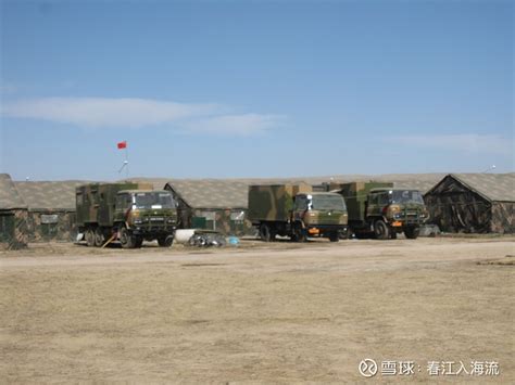 横刀策马伴日月 仗剑御风走天涯 七律·致军旅生涯年少气盛早离家，金戈铁马万里沙。炎炎红日汗如雨，纷纷暮雪冰中爬。横刀策马伴日月，仗剑御风走天涯