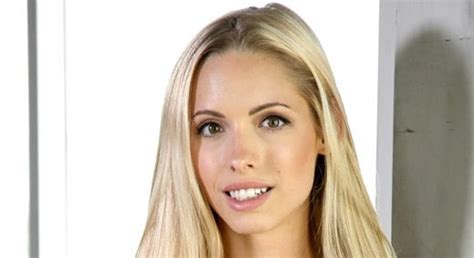 Brooke Logan Biographywiki Age Height Career Photos And More
