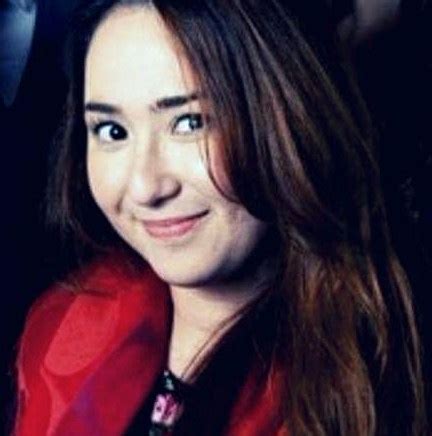 Vanessa Moore Encircled