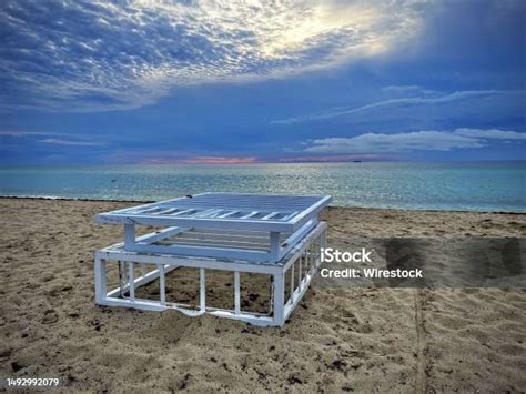 플로리다 주 마이애미 비치에 위치한 모래 해변의 멋진 전망 경관에 대한 스톡 사진 및 기타 이미지 경관 마이애미 맑은 하늘 Istock