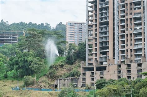 Las Imágenes De La Implosión Del Edificio Continental Towers En Medellín Fotos El PaÍs