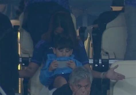 Antonela Roccuzzo mostró su particular ritual antes de un penal de Leo