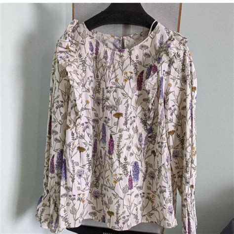 Блуза в квітковий принт — ціна 175 грн у каталозі Блузи Купити жіночі речі за доступною ціною на