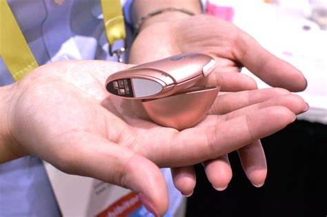 HiSkin | Best Beauty Gadgets 2017 | POPSUGAR Tech Photo 4
