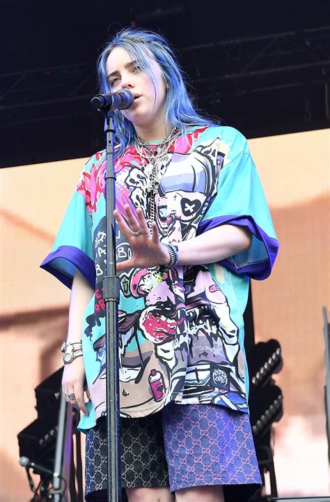 Why Billie Eilish Hid Her Body In Baggy Clothes For Years 3 Pics That
