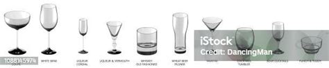 칵테일 및 와인 마시는 유리백색 측면 상단 보기에 고립 된 다른 음료에 대 한 다른 유리의 거 대 한 컬렉션의 3d 그림 렌더링 그라파에 대한 스톡 사진 및 기타 이미지