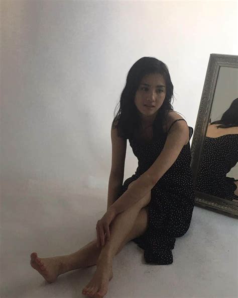 桜庭ななみさんのインスタグラム写真 桜庭ななみinstagram 「♡♣︎♢♠︎﻿ ﻿ ﻿ 2枚目の足の指…無意識です。﻿ ﻿ ﻿ ﻿