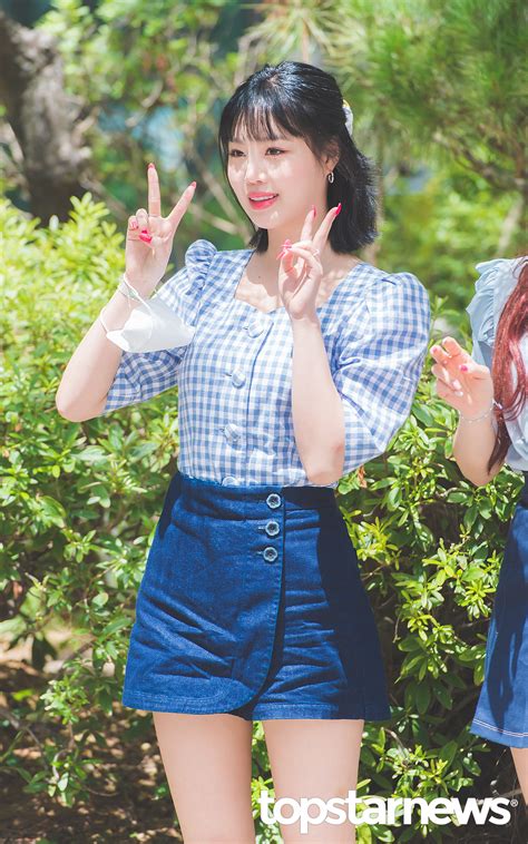 Hd포토 여자아이들gi Dle 수진 러블리한 브이 퀴즈 위의 아이돌 출근길 네이트 연예