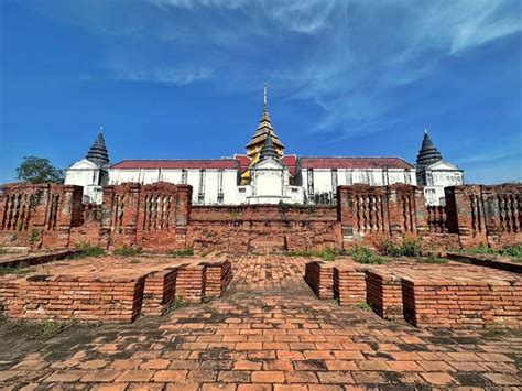 ผู้หญิง ตะลอนเที่ยว ปราสาทพระนครหลวง พระราชมรดกของสมเด็จพระเจ้า