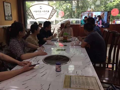 自己的药膳加盟店怎么在行业竞争中站稳脚跟？ 中医养生药膳馆加盟养生汤食疗项目连锁陈农夫官网