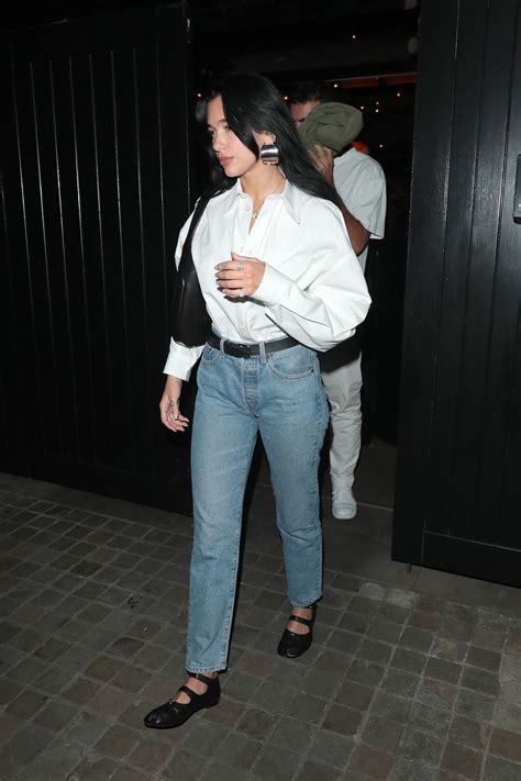 Dua Lipa Just Wore The Perfect Summer To Autumn Jeans Outfit Who What