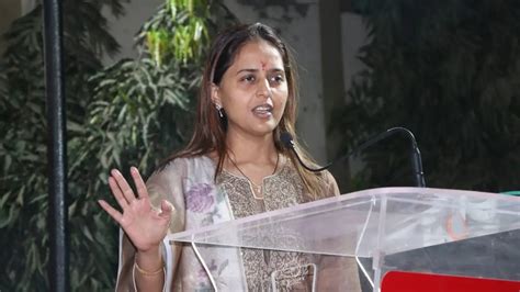 बीड कुस्तीगीर महिला खेळाडूंशी सरकारने संवाद साधायला हवा होता खासदार