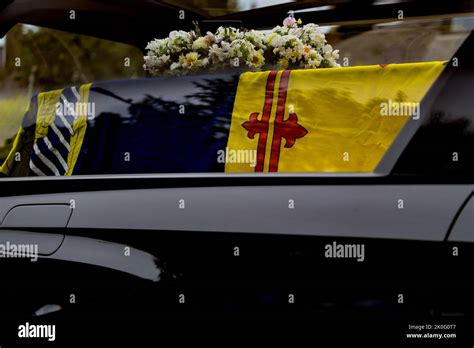 Après sa mort la cortège de la reine Elizabeth II arrive à Édimbourg le th septembre