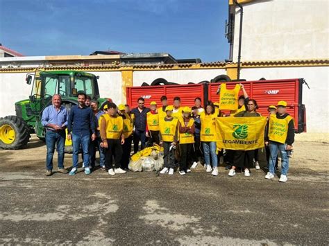 Puliamo Il Mondo Torna La Campagna Di Legambiente Ecco Le Tappe Calabresi Calabria Diretta
