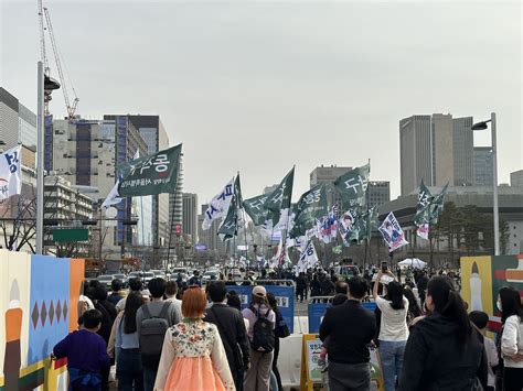 “没得选”，恐怕是当下韩国社会最大的情绪凤凰网