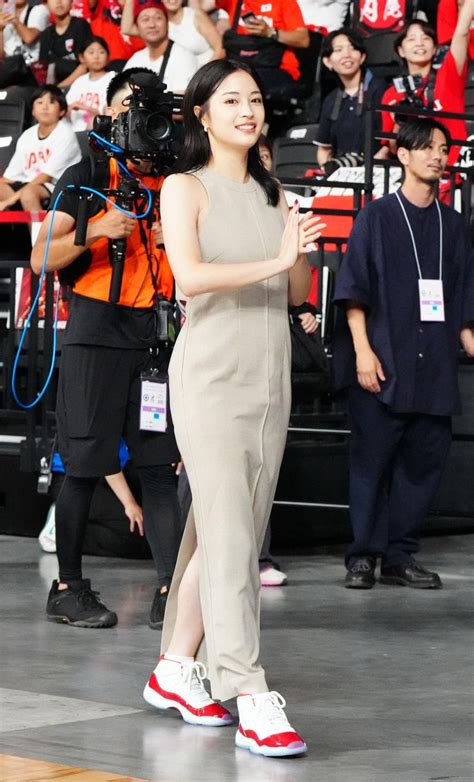 【バスケ】「とにかく可愛い」広瀬すずが女子日本代表戦のテレビ生中継に登場 選手にエール バスケットボール パリオリンピック2024写真