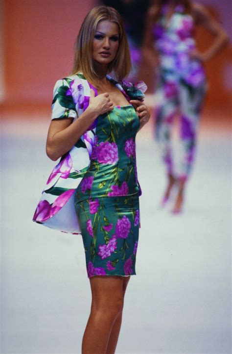 Genny Runway Show Rtw Ss 1993 90s Fashion Early 90s Fashion Fashion