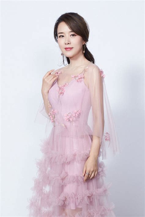 颜丹晨优雅迷人写真