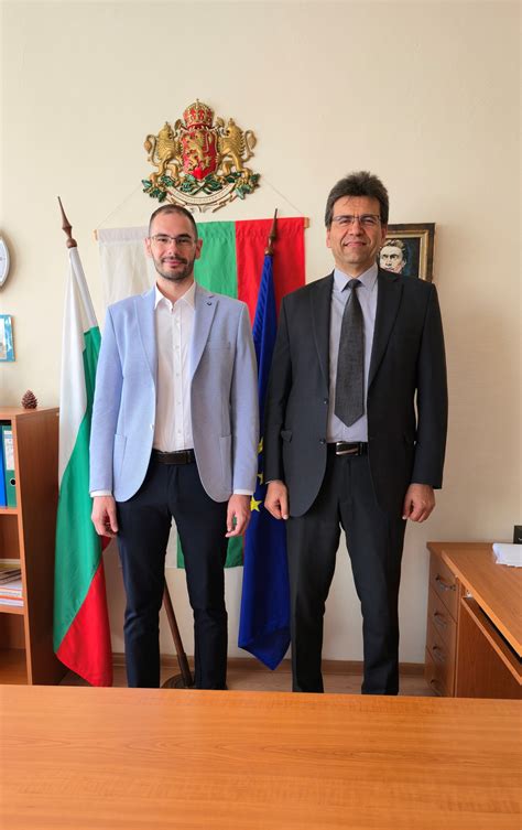 Окръжен съд Перник Пилотната образователна програма “Съдебната власт информиран избор и