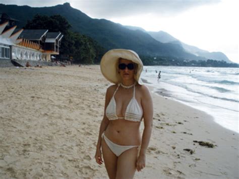 8 Hot Sexy Isidora Bjelica Bikini Pics