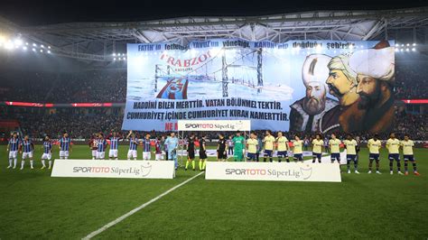 Trabzonspor Fenerbahçe yi iki golle geçti TRT Haber Foto Galeri