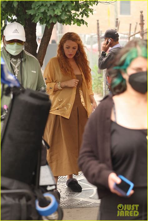 Photo Blake Lively Jenny Slate Justin Baldoni It Ends With Us Set