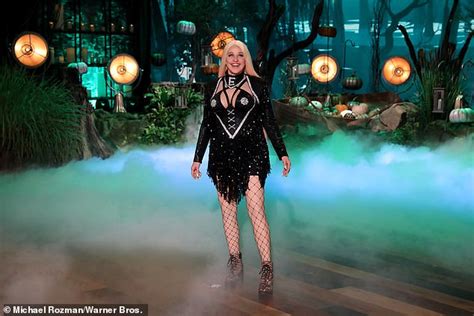 Cardi B And Ellen Degeneres Cardi E Twerk For Halloween Daily Mail