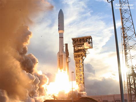 Most Powerful Ula Atlas V Rocket Thunders To Orbit Carrying 1st Amazon Kuiper Constellation