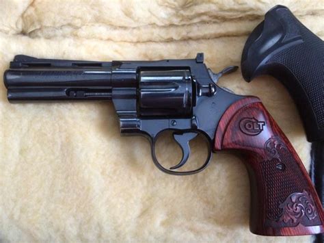 Need 1971 Python Grips Colt Forum