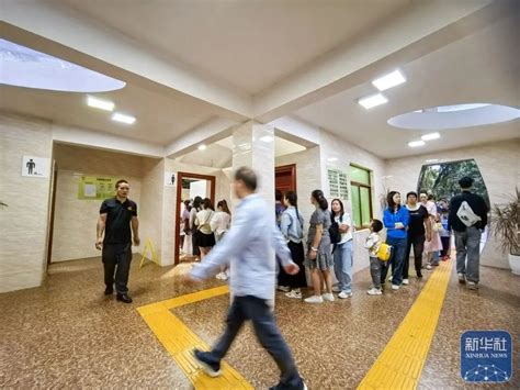 女厕排队之困，何解？凤凰网