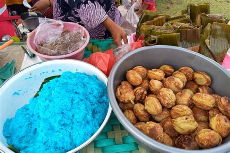Kue Coro Dan Ketan Biru Takjil Khas Semarang Yang Ramai Diburu Saat Ramadhan