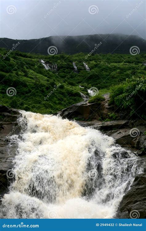 Het Donkere Landschap Van De Moesson Stock Foto Image Of Berg Vlek 2949432