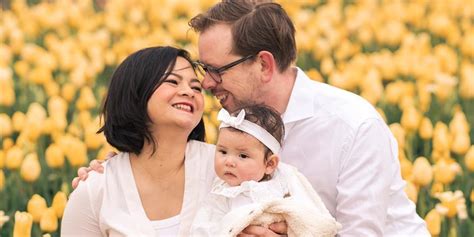 7 Portraits Of Nanda Gita A Youtuber Who Married A Dutch Convert