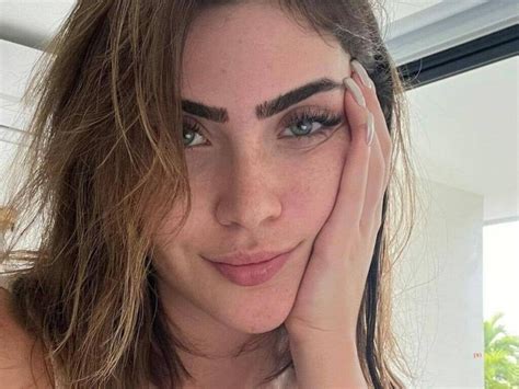 De Biquíni Jade Picon Exibe Bumbum Saliente E Anima Seguidores O Tempo