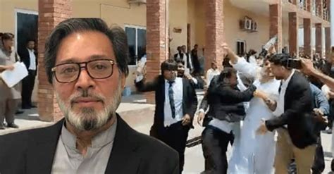 Bushra Bibi S Ex Husband Khawar Maneka Attacked By Pti Lawyers Outside