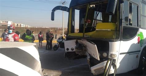 В результаті аварії на трасі Мексика Пачука постраждали понад 20 осіб