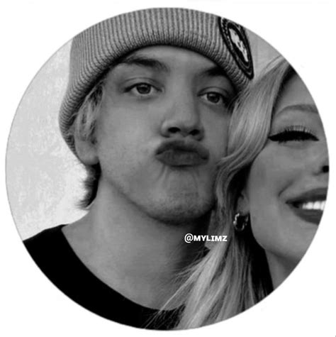 Matching Icons 1 2 ⊱ Matching Icons Icon Real Couples