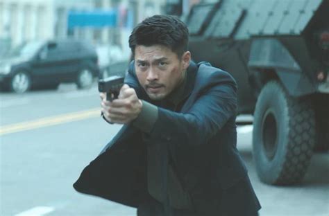 ヒョンビン主演作『コンフィデンシャル：国際共助捜査』より、物語冒頭の銃撃シーンの映像が解禁 Screen Online（スクリーンオンライン）