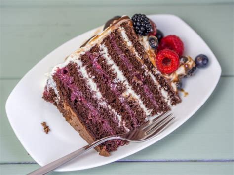 Waldfrucht Nougat Torte Mit Sahne Mascarpone Creme Und Vielen Beeren