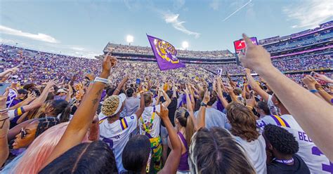 Lsu Fans Break Roccos Jell O Shot Challenge Record At College World