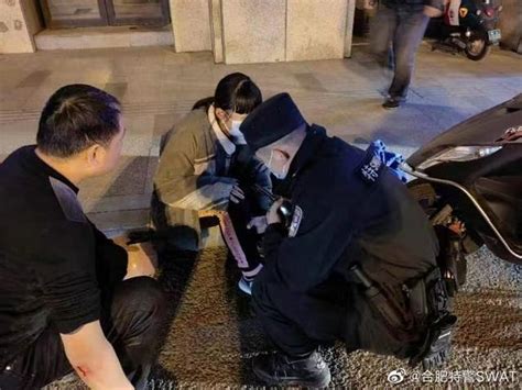 寒夜两辆电瓶车相撞澎湃号·政务澎湃新闻 The Paper