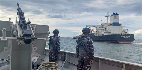 Us Approves Salvage Of Sanctioned Oil Tanker Aground Near Singapore