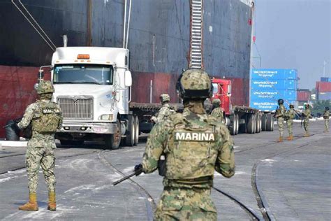 Aseguran 10 millones de litros de huachicol armas y vehículos en