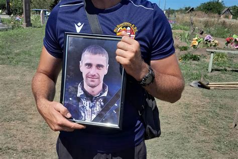 На Нікопольщині попрощалися з загиблим внаслідок обстрілу райцентру 7 серпня фото