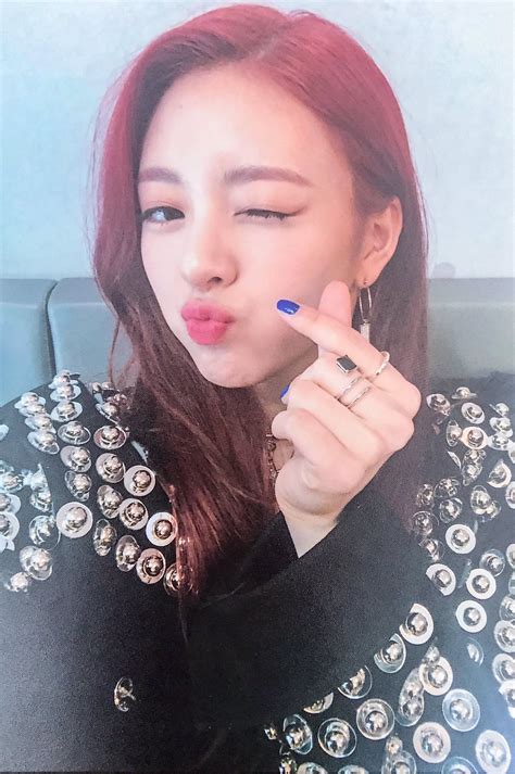 190224 Yuna Photocard Itzy 있지 Itzdifferent 달라달라 Dalladalla