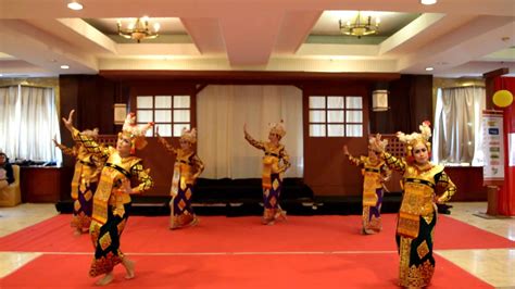 Bali Rara Perform Legong Kraton In Bonenkai Festival Bogor Hotel