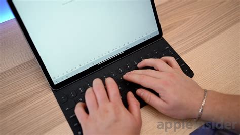 Review Apples Smart Keyboard Folio Is The Best Option For The Ipad Pro But Has Too Many