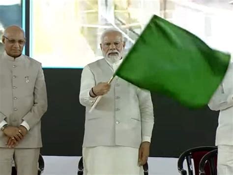 Pm Modi Flags Off Metro Trains In Pune To Inaugurate Several Projects