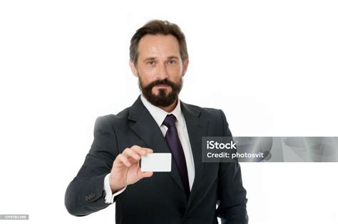 나 자신을 소개하자 저에게 연락주시기 바랍니다 사업가는 플라스틱 빈 흰색 카드를 보유하고 있습니다 사업가는 명함을 가지고 있습니다 사용자 정의 디자인 카드 고유 이 번호로