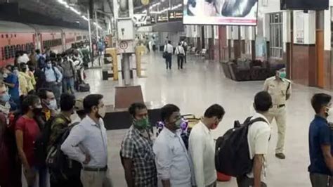 Porn Stars Reply To Her Video Displayed On Tv Screens In Bihar Railway